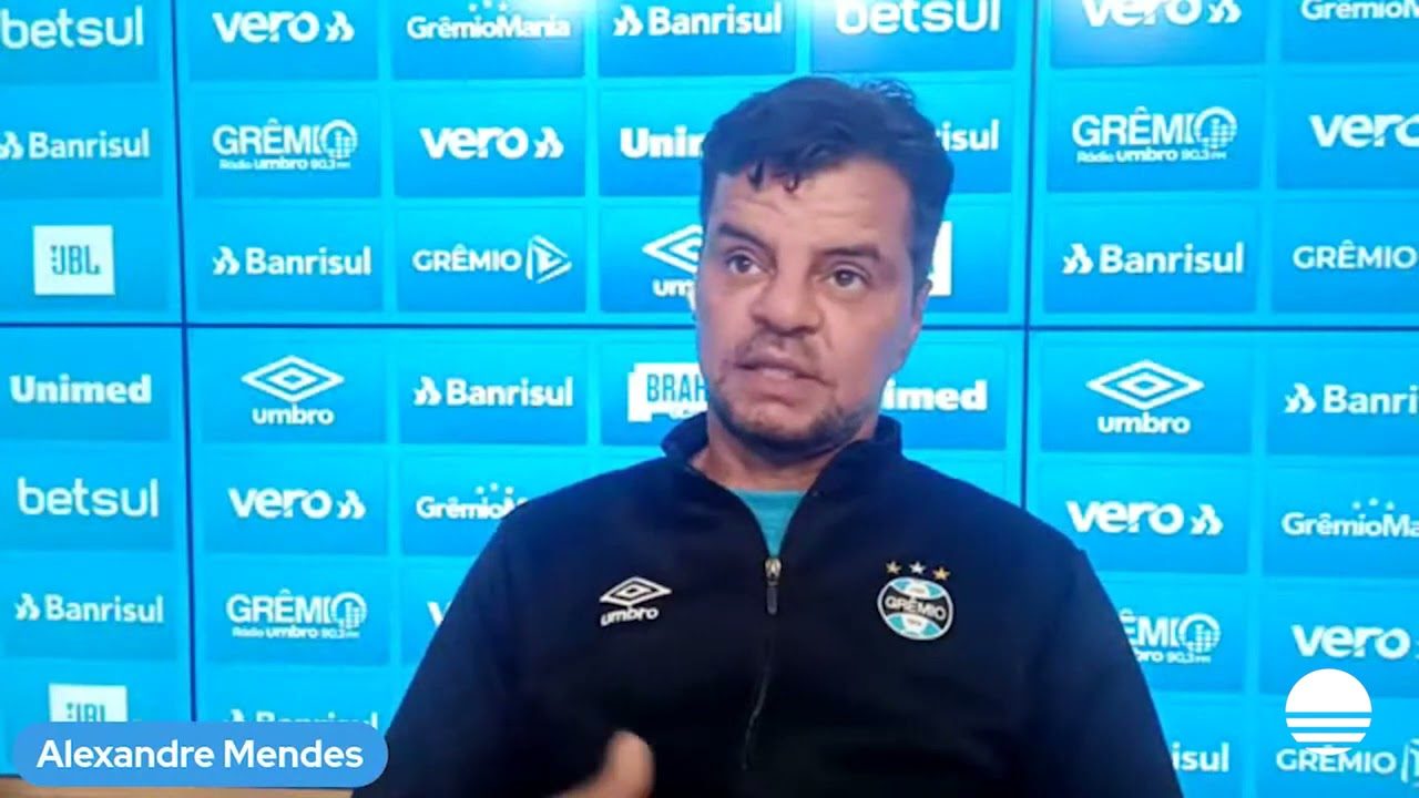 A Mente Brilhante de Alexandre Mendes Domina o Campo: Goleada do Grêmio ...