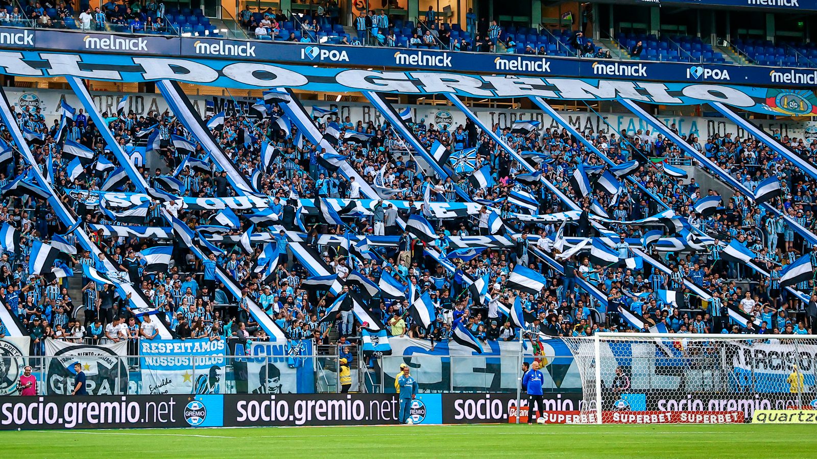 O legado fala mais alto: Lendas do Grêmio se unem em apelo dramático à ...