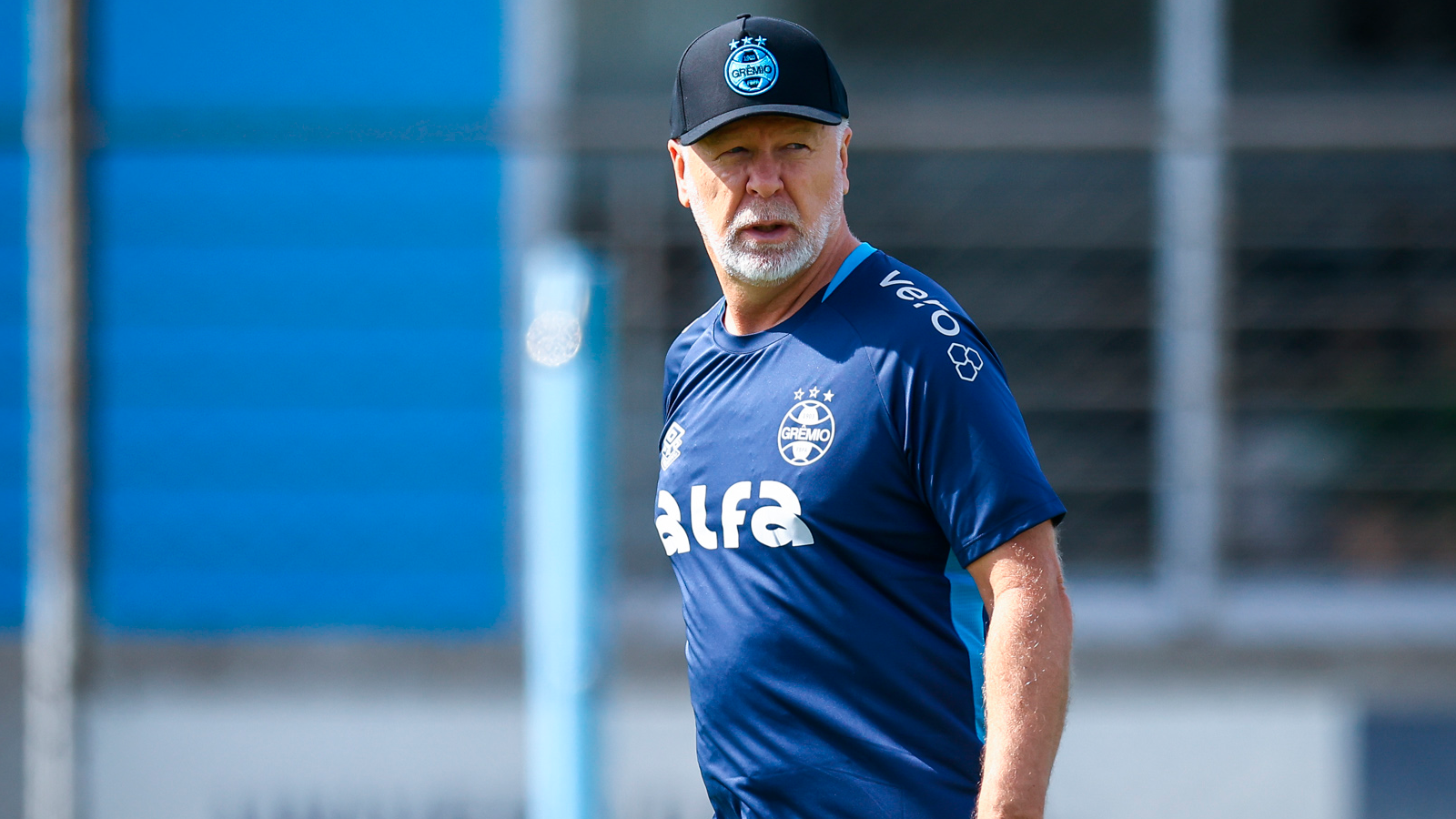 Torcida do Grêmio se revolta após empate e pede saída de titular de ...