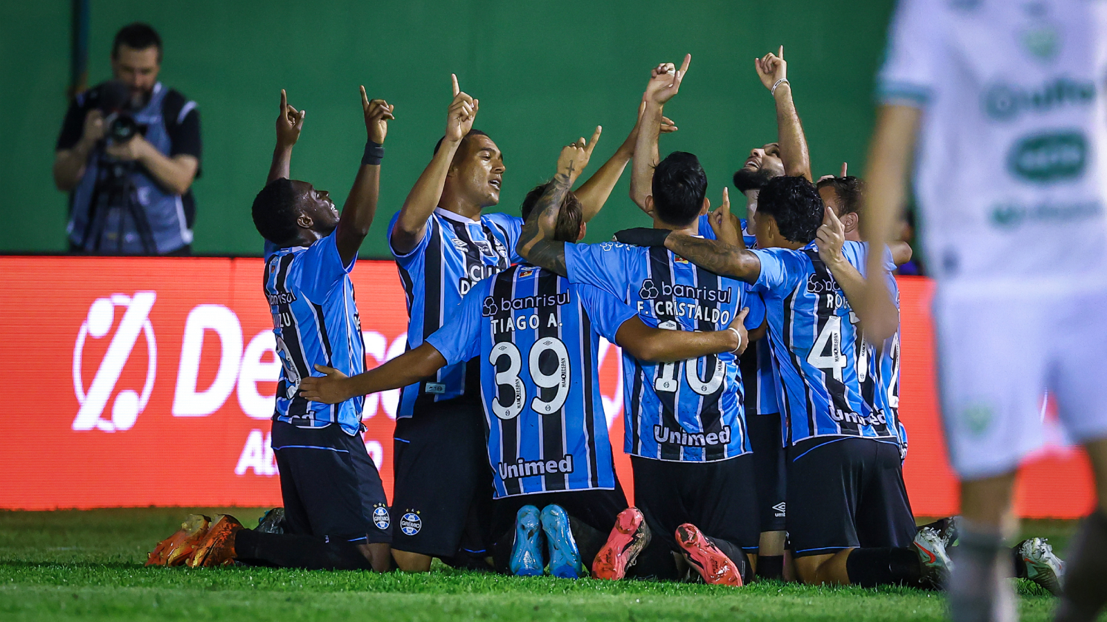 Quem é Roger, a nova sensação do Grêmio que desbancou na goleada contra ...